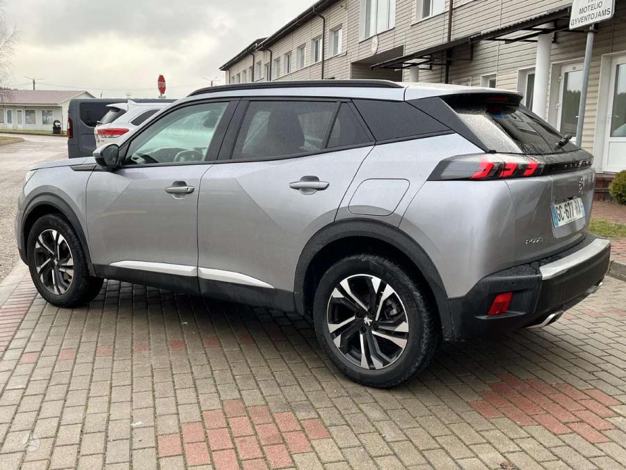 Grey Peugeot 2008 2021 in Vilnius, with an engine capacity of 1.20 L and mileage of 104 thousand km for 12947 €, photo 4 on AUTOMOTO.COM.LV