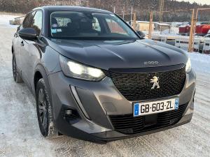 Grey Peugeot 2008 2021 in Vilnius, with an engine capacity of 1.20 L and mileage of 131 thousand km for 11132 €, photo 2 on AUTOMOTO.COM.LV