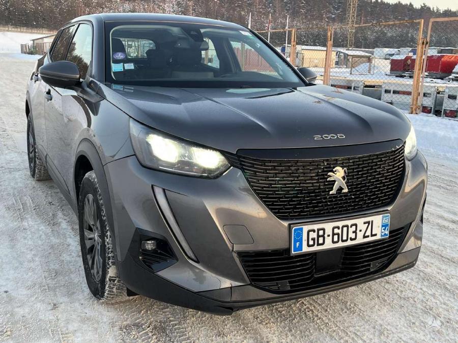 Grey Peugeot 2008 2021 in Vilnius, with an engine capacity of 1.20 L and mileage of 131 thousand km for 11132 €, photo 2 on AUTOMOTO.COM.LV