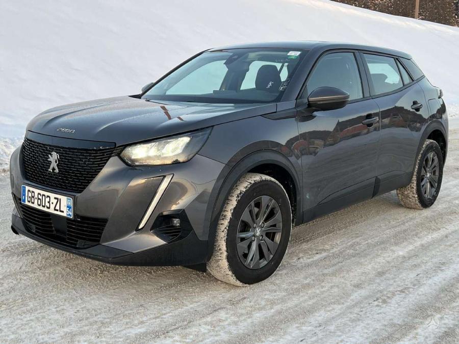 Grey Peugeot 2008 2021 in Vilnius, with an engine capacity of 1.20 L and mileage of 131 thousand km for 11132 €, photo 3 on AUTOMOTO.COM.LV