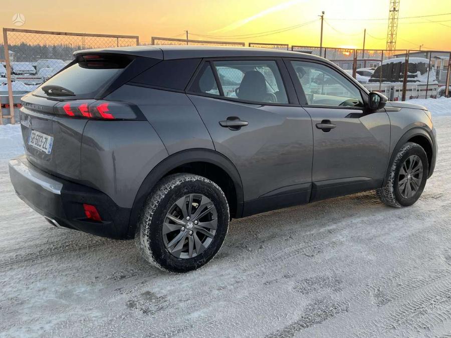 Grey Peugeot 2008 2021 in Vilnius, with an engine capacity of 1.20 L and mileage of 131 thousand km for 11132 €, photo 6 on AUTOMOTO.COM.LV