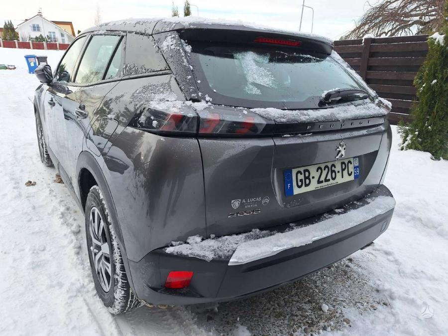 Grey Peugeot 2008 2021 in Klaipeda, with an engine capacity of 1.50 L and mileage of 199 thousand km for 11400 €, photo 4 on AUTOMOTO.COM.LV