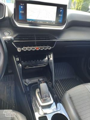 Grey Peugeot 2008 2021 in Kaunas, with an engine capacity of 1.50 L and mileage of 123 thousand km for 15490 €, photo 8 on AUTOMOTO.COM.LV