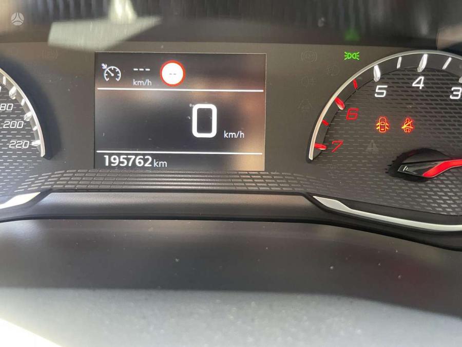 Pelēks Peugeot 2008 2021 Viļņa, ar dzinēja tilpumu 1.50 L un nobraukumu 196 tūkst. km par 10500 €, foto 10 vietnē AUTOMOTO.COM.LV