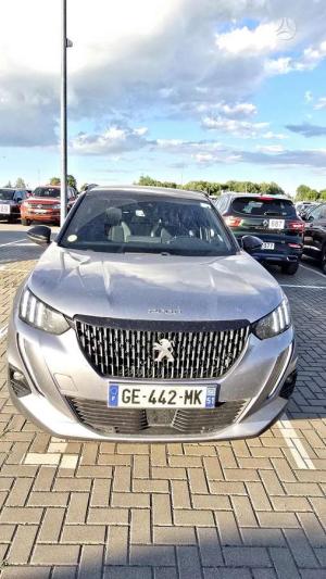 Grey Peugeot 2008 2021 in Taurage, with an engine capacity of 1.50 L and mileage of 178 thousand km for 13915 €, photo 3 on AUTOMOTO.COM.LV