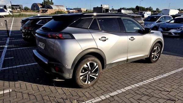 Pelēks Peugeot 2008 2021 Tauragė, ar dzinēja tilpumu 1.50 L un nobraukumu 178 tūkst. km par 13915 €, foto 5 vietnē AUTOMOTO.COM.LV