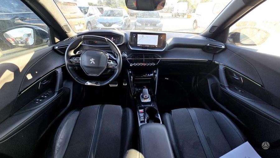 Grey Peugeot 2008 2021 in Taurage, with an engine capacity of 1.50 L and mileage of 178 thousand km for 13915 €, photo 8 on AUTOMOTO.COM.LV