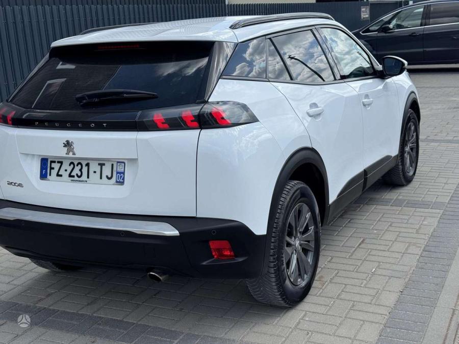 Grey Peugeot 2008 2021 in Taurage, with an engine capacity of 1.50 L and mileage of 213 thousand km for 7950 €, photo 7 on AUTOMOTO.COM.LV