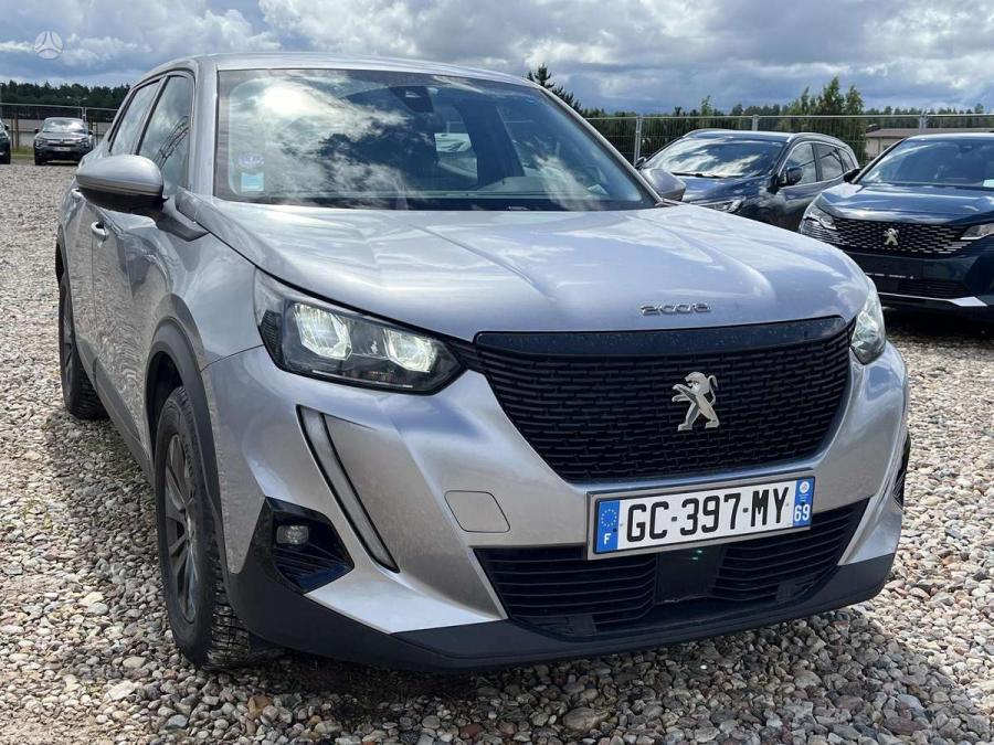 Grey Peugeot 2008 2021 in Vilnius, with an engine capacity of 1.20 L and mileage of 168 thousand km for 10951 €, photo 3 on AUTOMOTO.COM.LV