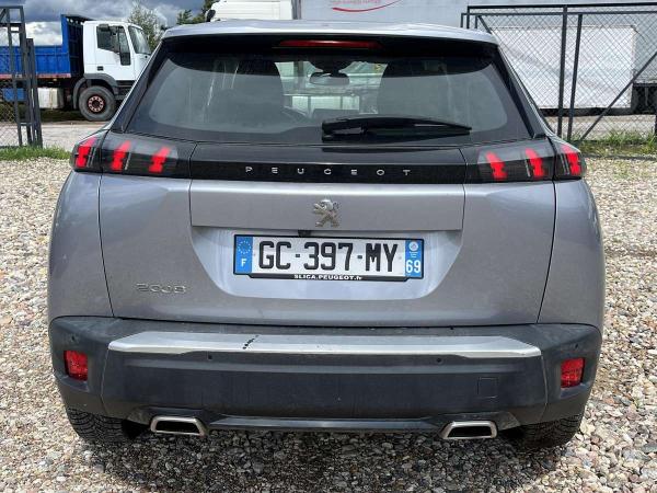 Grey Peugeot 2008 2021 in Vilnius, with an engine capacity of 1.20 L and mileage of 168 thousand km for 10951 €, photo 5 on AUTOMOTO.COM.LV