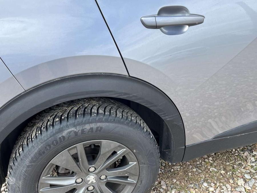 Grey Peugeot 2008 2021 in Vilnius, with an engine capacity of 1.20 L and mileage of 168 thousand km for 10951 €, photo 10 on AUTOMOTO.COM.LV