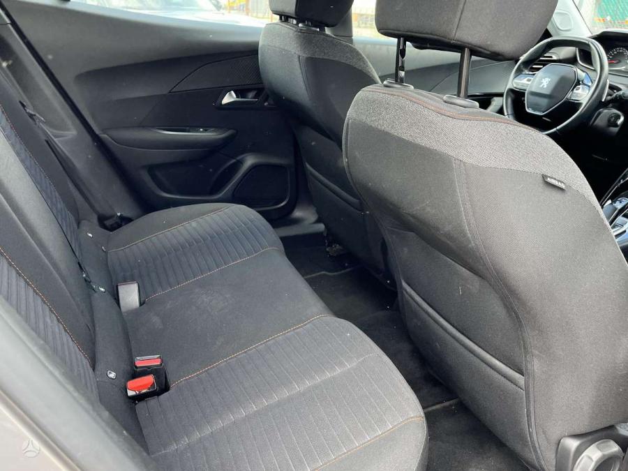 Grey Peugeot 2008 2021 in Vilnius, with an engine capacity of 1.20 L and mileage of 168 thousand km for 10951 €, photo 14 on AUTOMOTO.COM.LV