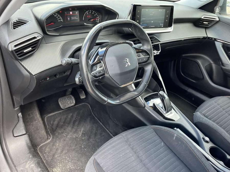 Grey Peugeot 2008 2021 in Vilnius, with an engine capacity of 1.20 L and mileage of 168 thousand km for 10951 €, photo 15 on AUTOMOTO.COM.LV