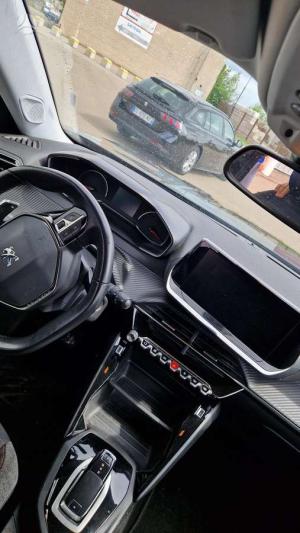 Pelēks Peugeot 2008 2021 Marijampole, ar dzinēja tilpumu 1.20 L un nobraukumu 150 tūkst. km par 11253 €, foto 8 vietnē AUTOMOTO.COM.LV