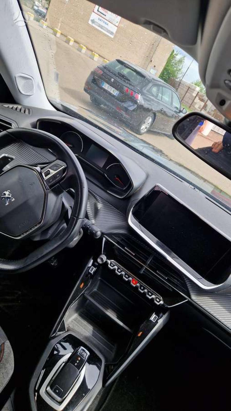Pelēks Peugeot 2008 2021 Marijampole, ar dzinēja tilpumu 1.20 L un nobraukumu 150 tūkst. km par 11253 €, foto 8 vietnē AUTOMOTO.COM.LV