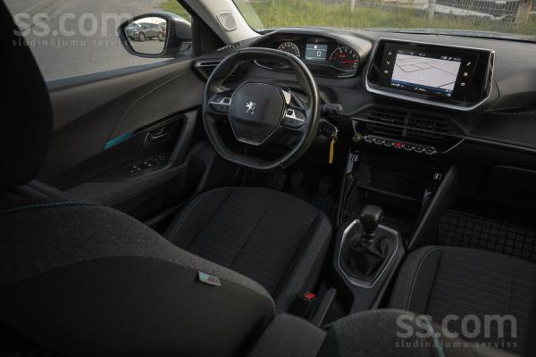 Grey Peugeot 2008 2021 in Jelgava, with an engine capacity of 1.20 L and mileage of 84 thousand km for 9990 €, photo 10 on AUTOMOTO.COM.LV