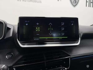 Pelēks Peugeot 2008 2021 Viļņa, ar dzinēja tilpumu 1.20 L un nobraukumu 65 tūkst. km par 16790 €, foto 24 vietnē AUTOMOTO.COM.LV