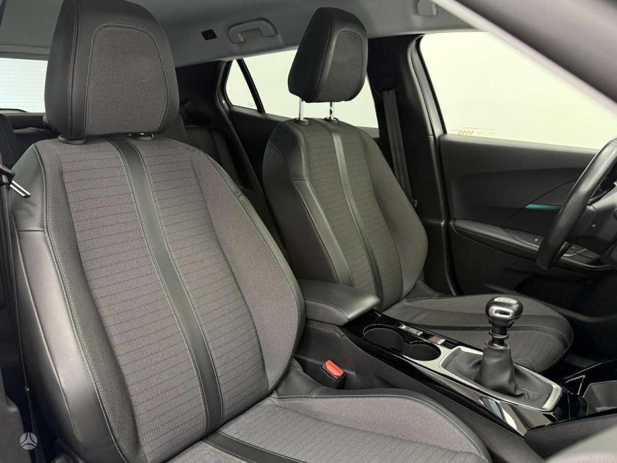 Pelēks Peugeot 2008 2021 Viļņa, ar dzinēja tilpumu 1.20 L un nobraukumu 67 tūkst. km par 13390 €, foto 24 vietnē AUTOMOTO.COM.LV