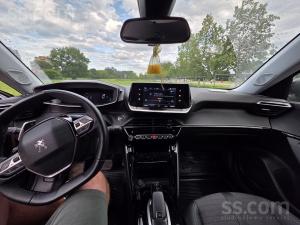 Grey Peugeot 2008 2021 in Riga, with an engine capacity of 1.50 L and mileage of 35 thousand km for 15600 €, photo 7 on AUTOMOTO.COM.LV