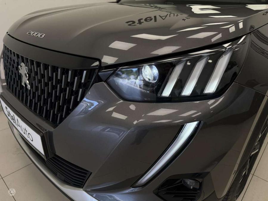 Grey Peugeot 2008 2021 in Vilnius, with an engine capacity of 1.20 L and mileage of 57 thousand km for 16990 €, photo 5 on AUTOMOTO.COM.LV