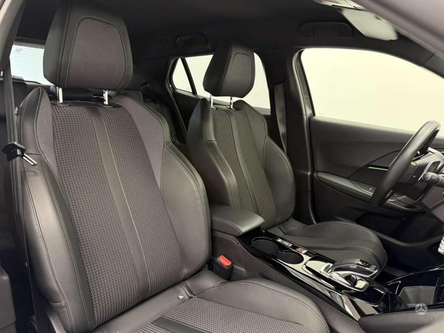 Grey Peugeot 2008 2021 in Vilnius, with an engine capacity of 1.20 L and mileage of 57 thousand km for 16990 €, photo 27 on AUTOMOTO.COM.LV
