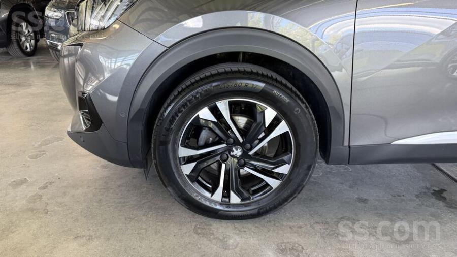 Grey Peugeot 2008 2021 in Riga, with an engine capacity of 1.20 L and mileage of 52 thousand km for 16500 €, photo 10 on AUTOMOTO.COM.LV