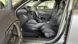 Pelēks Peugeot 2008 2021 Rīga, ar dzinēja tilpumu 1.20 L un nobraukumu 52 tūkst. km par 16500 €, foto 23 vietnē AUTOMOTO.COM.LV
