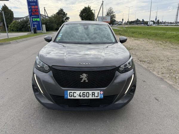 Grey Peugeot 2008 2021 in Taurage, with an engine capacity of 1.50 L and mileage of 190 thousand km for 8700 €, photo 3 on AUTOMOTO.COM.LV