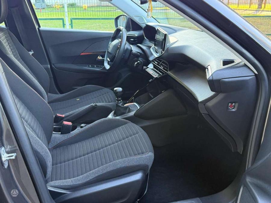 Grey Peugeot 2008 2021 in Taurage, with an engine capacity of 1.20 L and mileage of 200 thousand km for 9900 €, photo 13 on AUTOMOTO.COM.LV