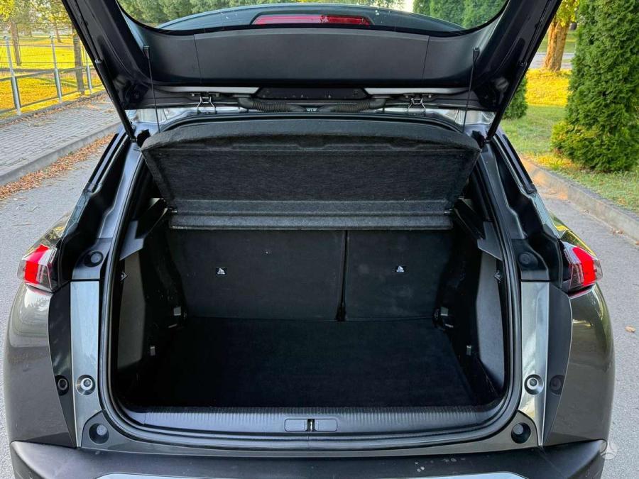 Grey Peugeot 2008 2021 in Taurage, with an engine capacity of 1.20 L and mileage of 200 thousand km for 9900 €, photo 15 on AUTOMOTO.COM.LV
