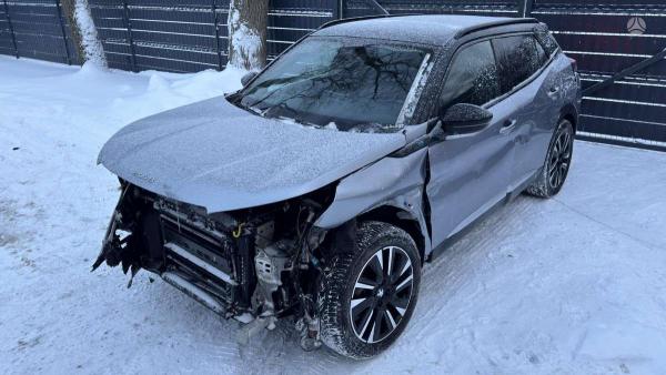 Grey Peugeot 2008 2022 in Jonava, with an engine capacity of 0.00 L and mileage of 28 thousand km for 8300 €, photo 1 on AUTOMOTO.COM.LV