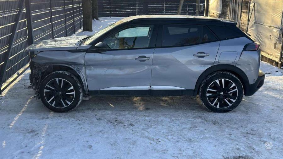 Pelēks Peugeot 2008 2022 Jonava, ar dzinēja tilpumu 0.00 L un nobraukumu 28 tūkst. km par 8100 €, foto 16 vietnē AUTOMOTO.COM.LV