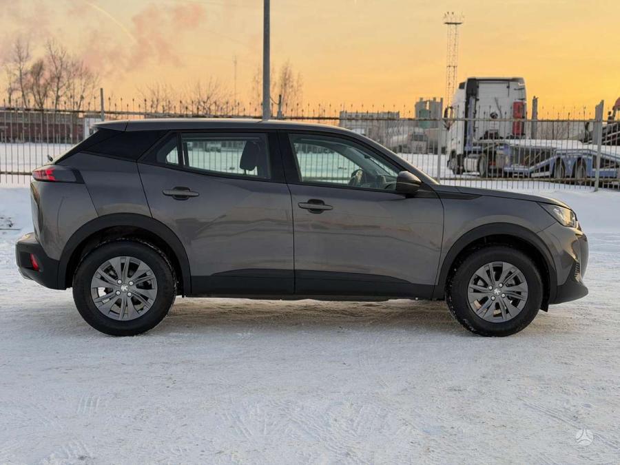 Grey Peugeot 2008 2022 in Marijampole, with an engine capacity of 1.20 L and mileage of 128 thousand km for 12584 €, photo 4 on AUTOMOTO.COM.LV