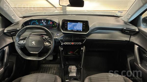 Grey Peugeot 2008 2022 in Riga, with an engine capacity of 1.60 L and mileage of 177 thousand km for 13555 €, photo 4 on AUTOMOTO.COM.LV