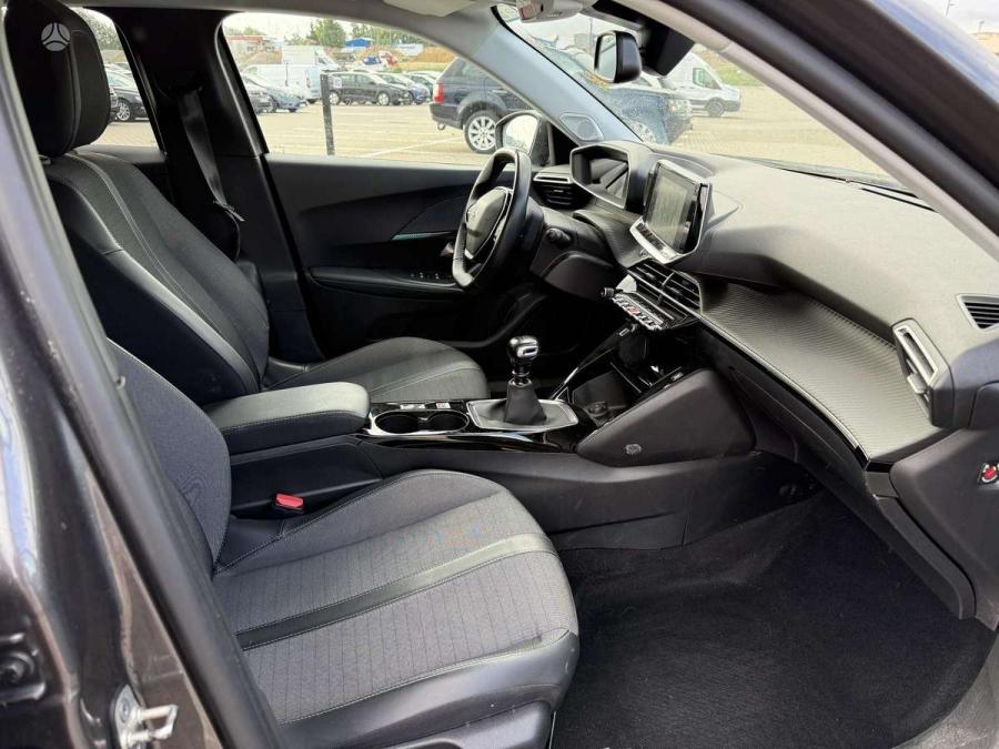 Pelēks Peugeot 2008 2022 Tauragė, ar dzinēja tilpumu 1.20 L un nobraukumu 136 tūkst. km par 11132 €, foto 11 vietnē AUTOMOTO.COM.LV