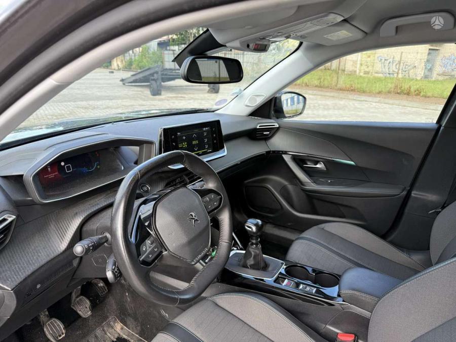 Pelēks Peugeot 2008 2022 Tauragė, ar dzinēja tilpumu 1.20 L un nobraukumu 136 tūkst. km par 11132 €, foto 17 vietnē AUTOMOTO.COM.LV