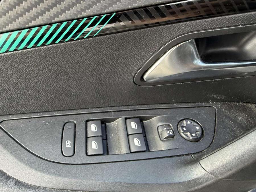 Pelēks Peugeot 2008 2022 Tauragė, ar dzinēja tilpumu 1.20 L un nobraukumu 136 tūkst. km par 11132 €, foto 18 vietnē AUTOMOTO.COM.LV