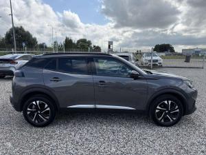 Grey Peugeot 2008 2022 in Marijampole, with an engine capacity of 1.20 L and mileage of 81 thousand km for 13304 €, photo 5 on AUTOMOTO.COM.LV