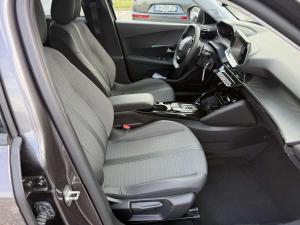 Grey Peugeot 2008 2022 in Marijampole, with an engine capacity of 1.20 L and mileage of 81 thousand km for 13304 €, photo 16 on AUTOMOTO.COM.LV