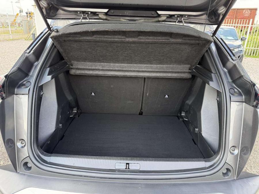 Grey Peugeot 2008 2022 in Marijampole, with an engine capacity of 1.20 L and mileage of 81 thousand km for 13304 €, photo 20 on AUTOMOTO.COM.LV
