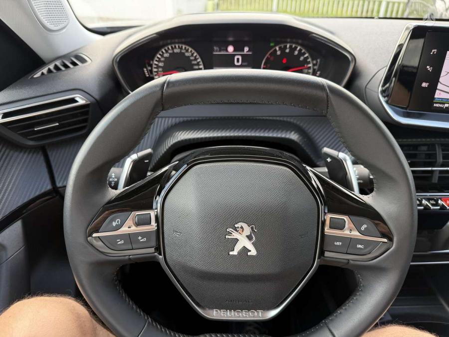 Grey Peugeot 2008 2022 in Marijampole, with an engine capacity of 1.20 L and mileage of 81 thousand km for 13304 €, photo 30 on AUTOMOTO.COM.LV
