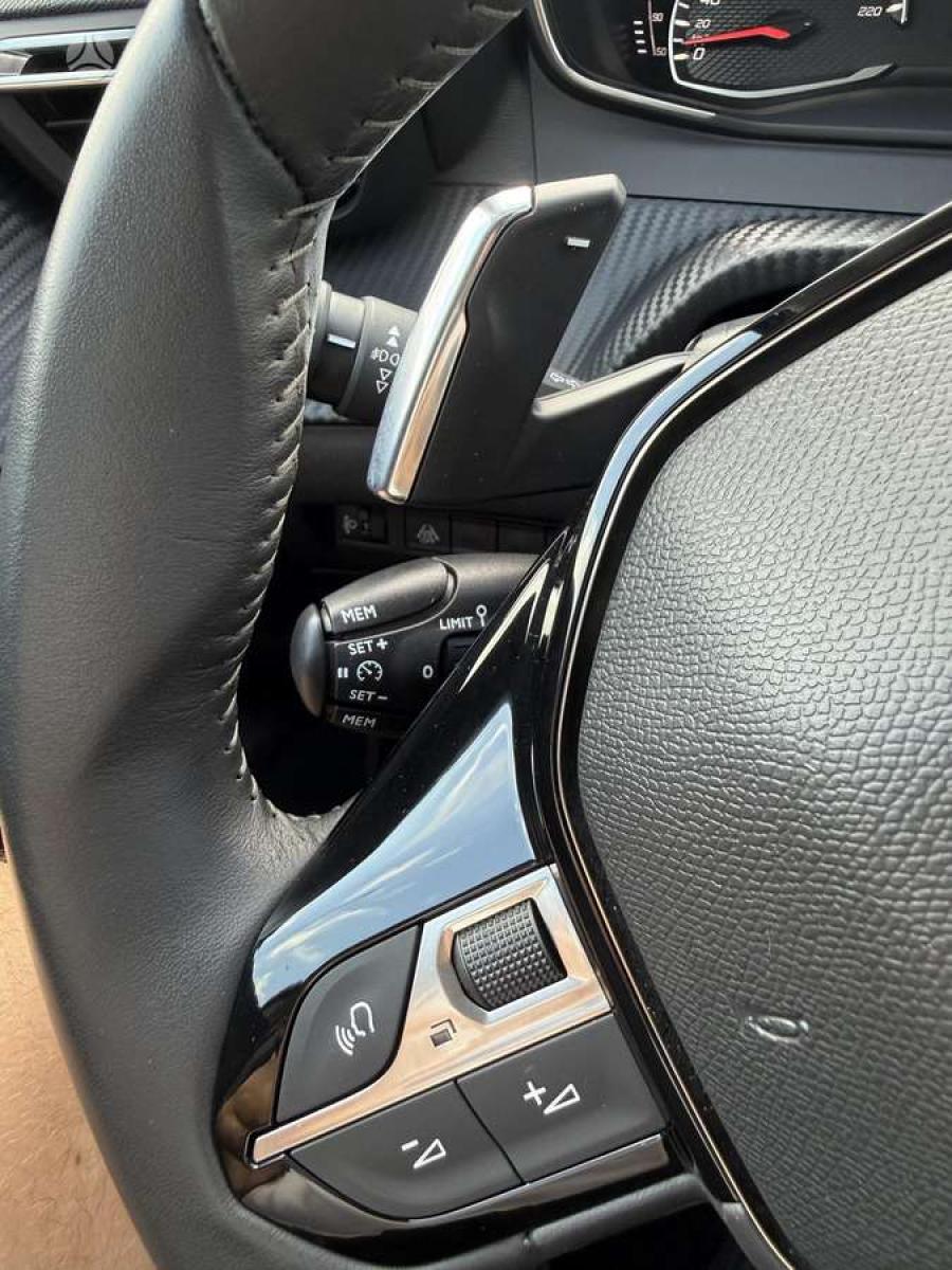 Grey Peugeot 2008 2022 in Marijampole, with an engine capacity of 1.20 L and mileage of 81 thousand km for 13304 €, photo 32 on AUTOMOTO.COM.LV