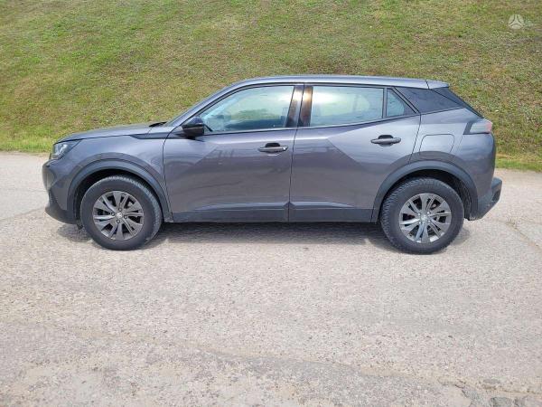 Grey Peugeot 2008 2022 in Vilnius, with an engine capacity of 1.20 L and mileage of 115 thousand km for 11616 €, photo 3 on AUTOMOTO.COM.LV