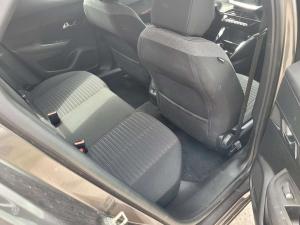 Grey Peugeot 2008 2022 in Vilnius, with an engine capacity of 1.20 L and mileage of 115 thousand km for 11616 €, photo 15 on AUTOMOTO.COM.LV