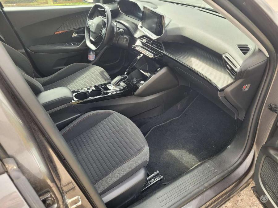 Grey Peugeot 2008 2022 in Vilnius, with an engine capacity of 1.20 L and mileage of 115 thousand km for 11616 €, photo 16 on AUTOMOTO.COM.LV