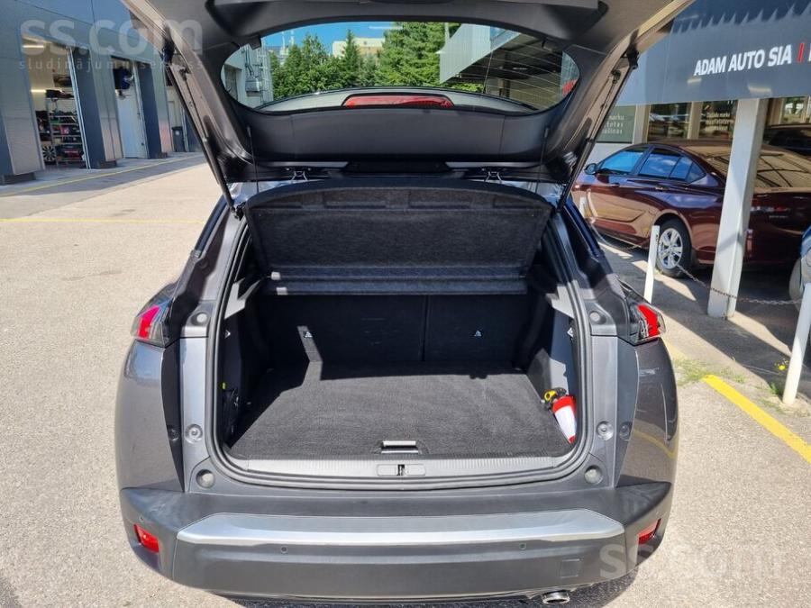 Grey Peugeot 2008 2022 in Riga, with an engine capacity of 1.50 L and mileage of 71 thousand km for 17300 €, photo 6 on AUTOMOTO.COM.LV