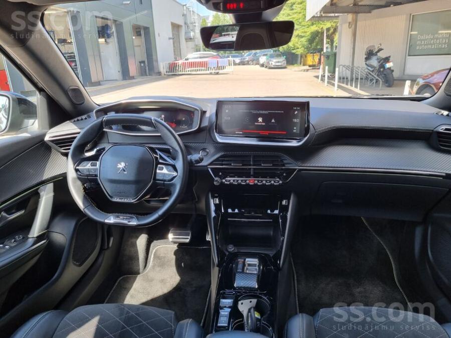 Grey Peugeot 2008 2022 in Riga, with an engine capacity of 1.50 L and mileage of 71 thousand km for 17300 €, photo 7 on AUTOMOTO.COM.LV