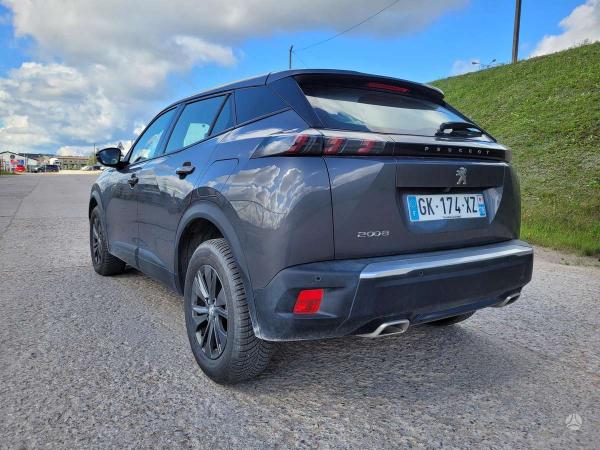 Grey Peugeot 2008 2022 in Vilnius, with an engine capacity of 1.20 L and mileage of 134 thousand km for 11314 €, photo 6 on AUTOMOTO.COM.LV