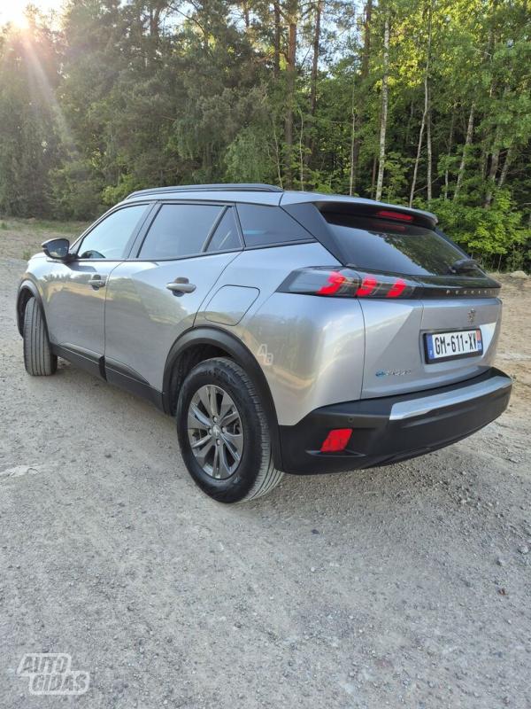 Pelēks Peugeot 2008 2023 Viļņa, ar dzinēja tilpumu 0.00 L un nobraukumu 15 tūkst. km par 18900 €, foto 3 vietnē AUTOMOTO.COM.LV