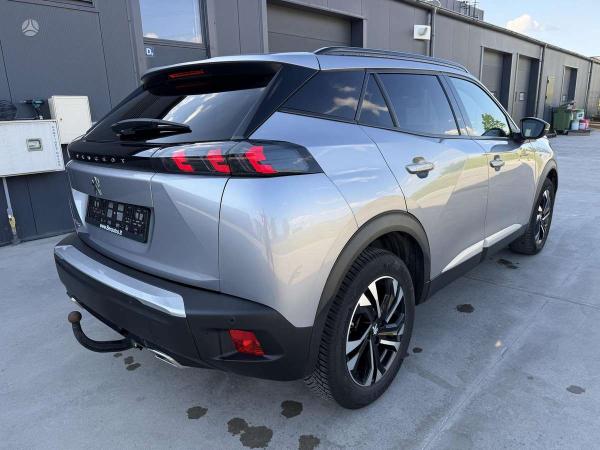 Grey Peugeot 2008 2023 in Kaunas, with an engine capacity of 1.20 L and mileage of 187 thousand km for 13700 €, photo 5 on AUTOMOTO.COM.LV